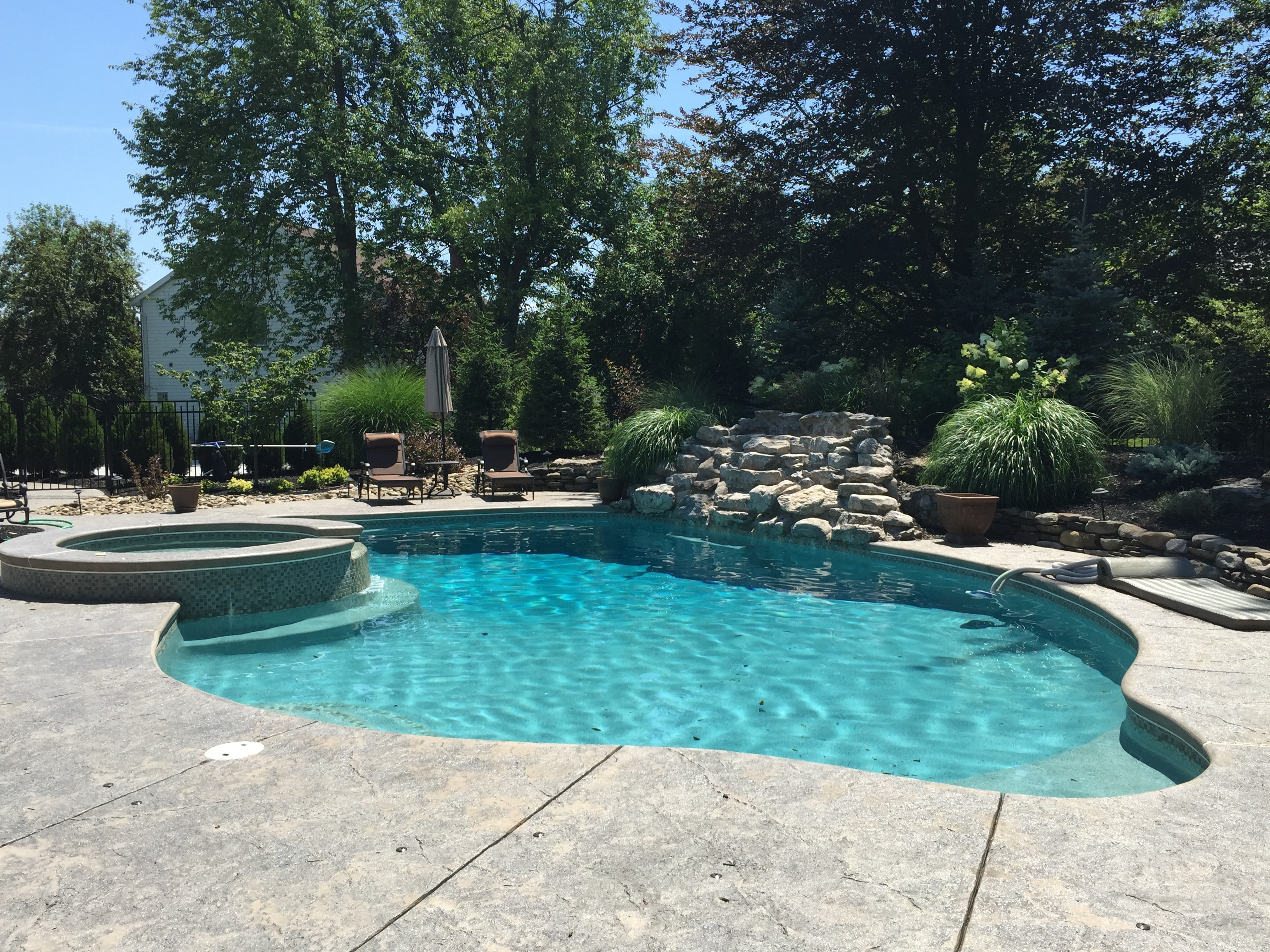 Signature Matrix Pebble Pool Finishes | Leisure Craft Pools